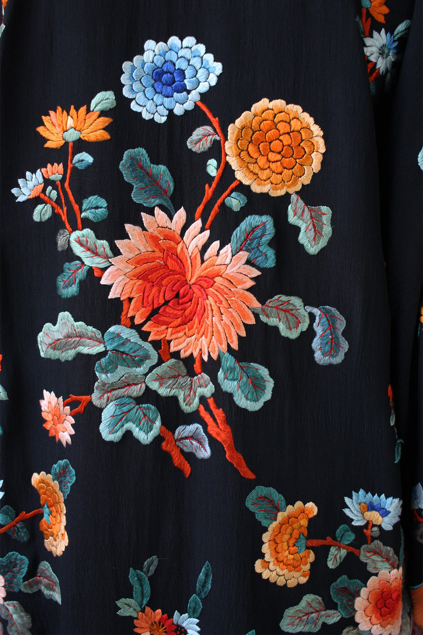 1920s Floral Chinese Embroidered Silk Blouse – Muse
